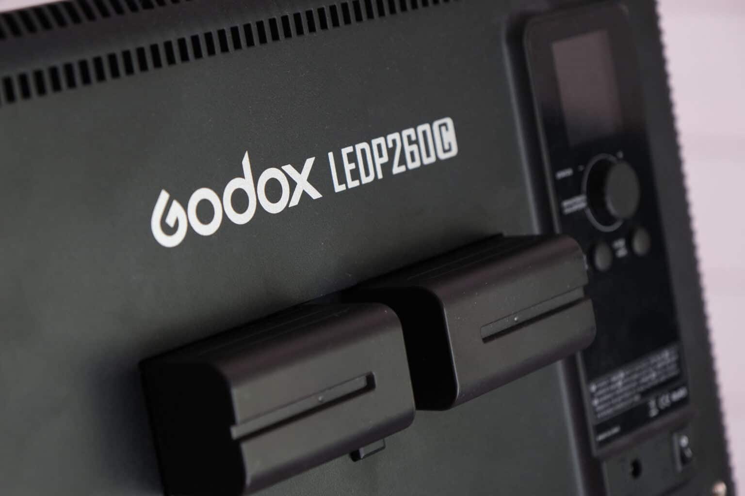 Godox LEDP260C video light review - It's cheap, but is it good?